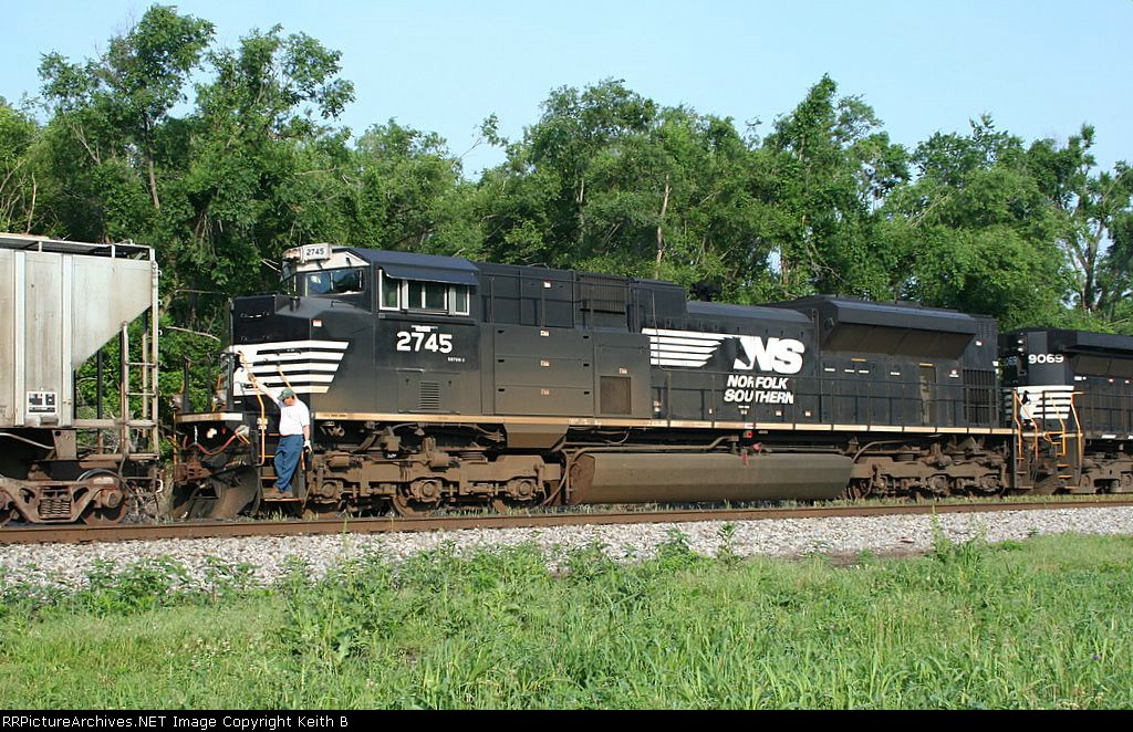 NS 2745